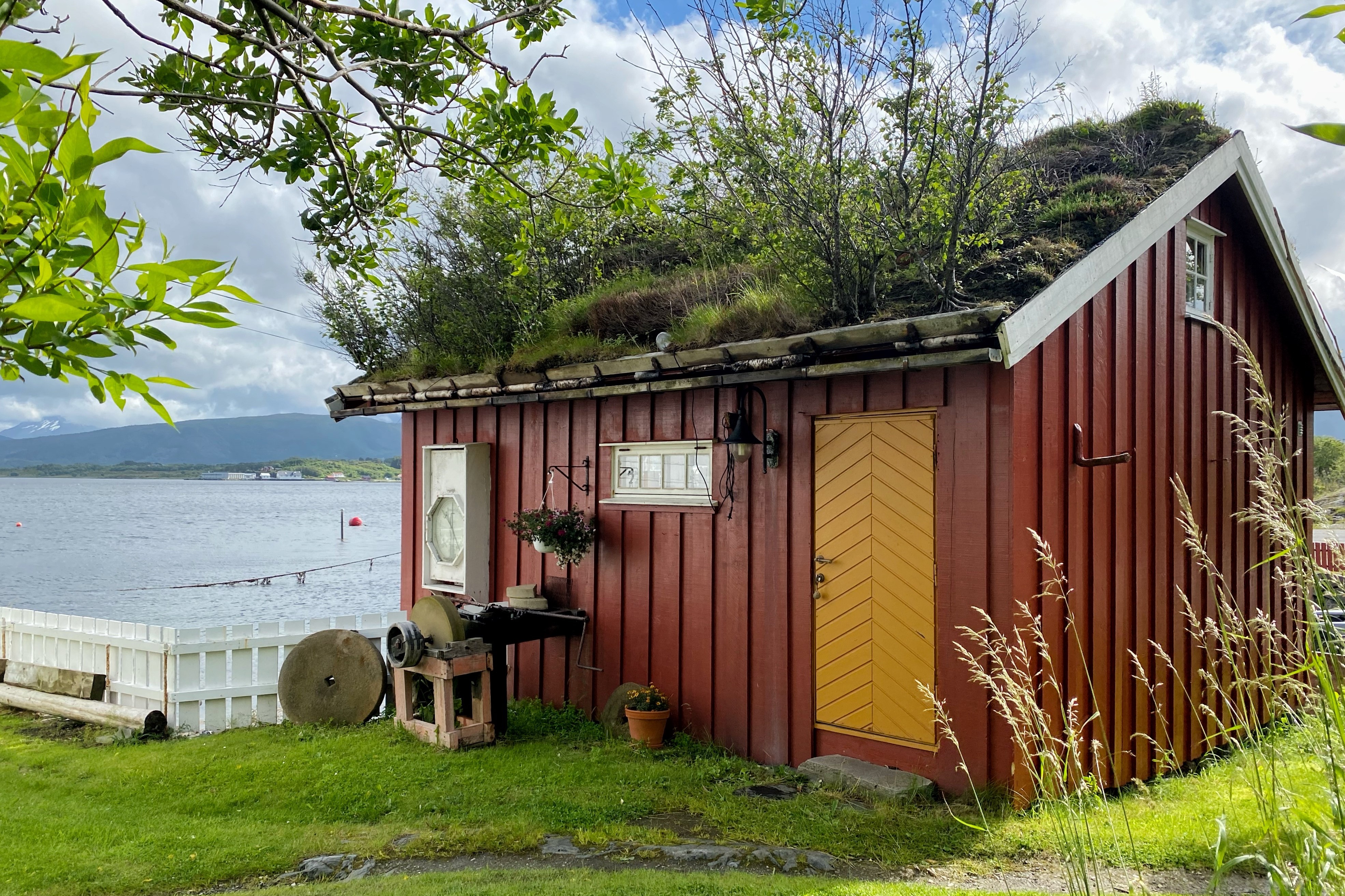 Atlantic Road - Strømsholmen Seasportcenter - Fishing - Diving ...